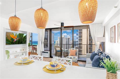 Deluxe 34fl Ocean View One Block To Waikiki Beach Honolulu