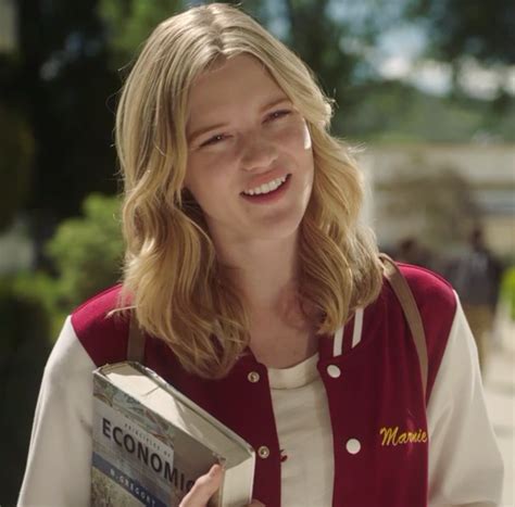 Marnie The Shoplifting Pact Villainous Beauties Wiki Fandom