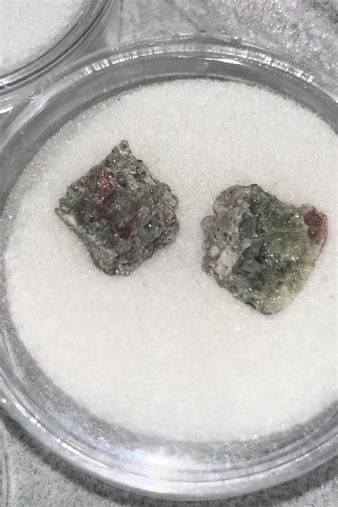 Red Trinitite 🤯 Rrocks