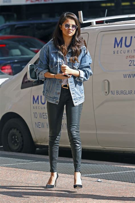 Selena Gomez Out In New York 10102015 Hawtcelebs