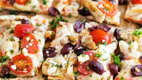 Mediterranean Chicken Flatbread