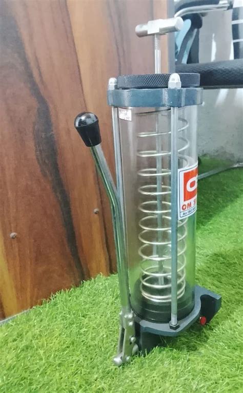 Manual Grease Pump 1 Kg At ₹ 5000piece In Faridabad Id 2857876586788