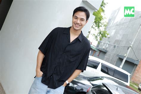 ဒီး ကို Miss Universe အဖြစ် အရမ်းမြင်ချင်တယ် ချာလီ