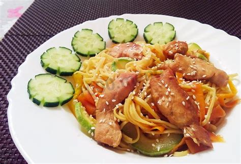 Яичная лапша с курицей и овощами рецепт с фото - 1000.menu
