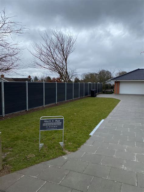 Mark E Byg Så Er Der Sat Flot Komposit Hegn Op Et