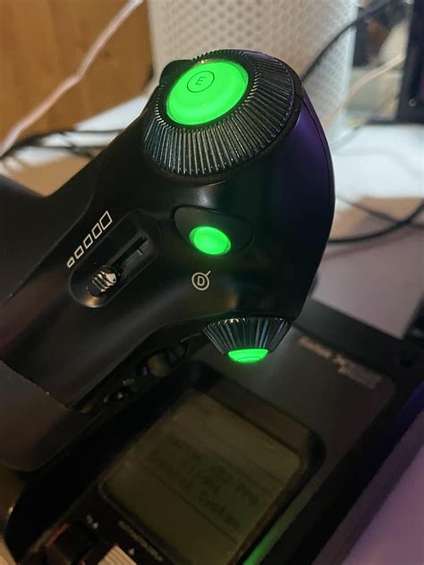 X52 Help Throttle Button Lights Only Come On When My Computer Is Off