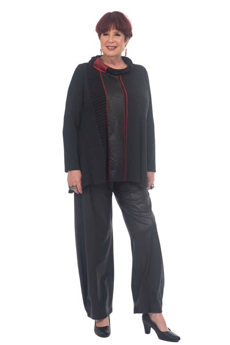 בגדי ערב מידות גדולות שמלות ערב וחליפות בעיצוב ייחודי נפרטיטי