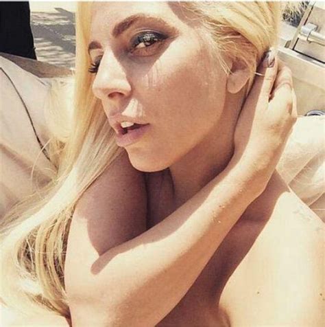 Top 27 Weirdest And Sexiest Celebrity Selfies