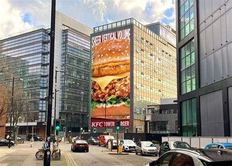 Kfc Showcase Size Of Tower Burger In Misfit Formats Famous Campaigns