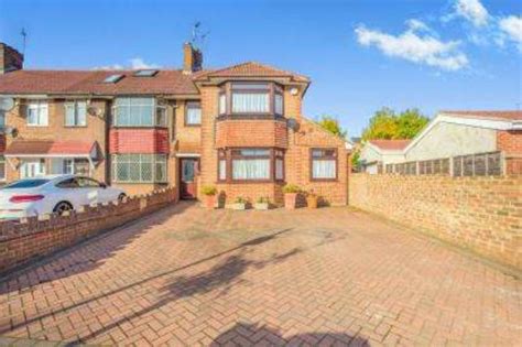 Sunley Gardens Perivale Greenford Ub6 Street Guide Uk Houser