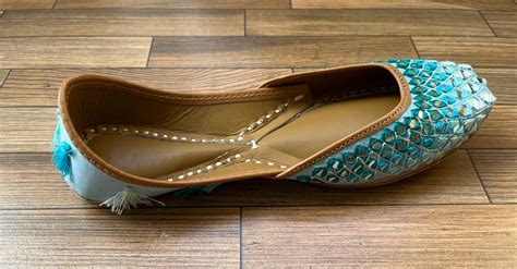 Handcrafted Mojri Vivarang