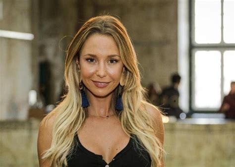 Sofia Arruda Aproveita Bem Os Dias De Sol Ora Veja