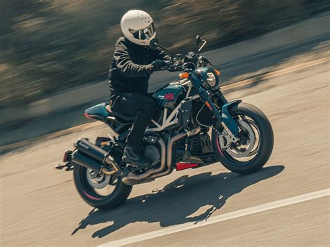 Neues Sondermodell Indian Ftr X 100 R Carbon