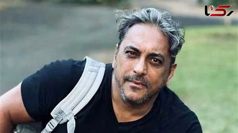 فیلم بازگشت دخترکش‌ترین خواننده دهه ۷۰ به ایران سیاوش با آهنگ دختر ایرونی شهرت گرفت و