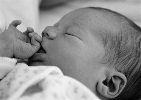 Adela Vă Sfătuieşte în Sex şi Iubire „copilul Meu E Mulatru și Seamănă Cu Fostul Iubit Al