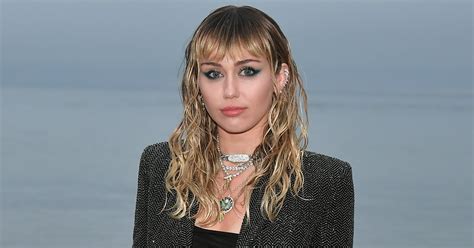 Miley Cyrus Fixed Her Botched Bangs Haircut Via Facetime Ps Beauty