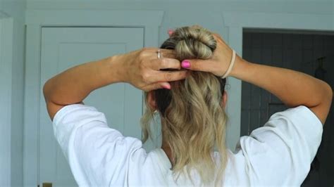 Quick And Easy Messy Bun Updo For Summer Upstyle