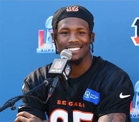 Tee Higgins Cute Black Guys Handsome Black Men Just Beautiful Men