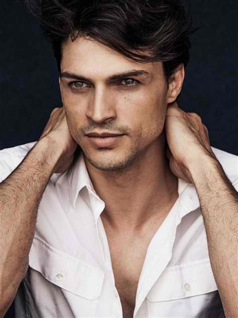 Romulo Pires Metro Models