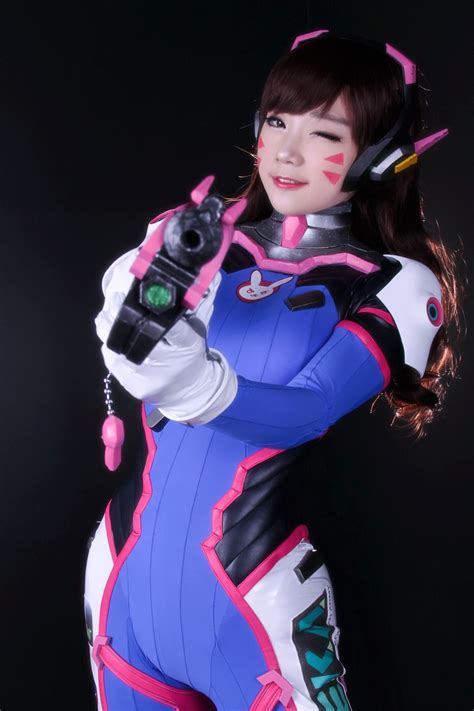Pin By On Overwatch Cosplay Overwatch Cosplay Dva