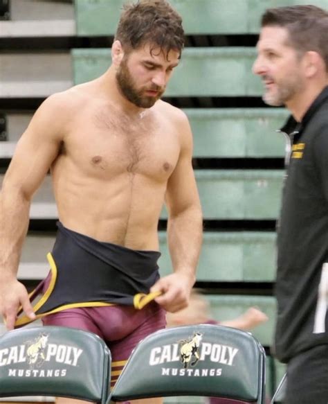 Sweaty Muscledad Nude In Gym R Simplysporty