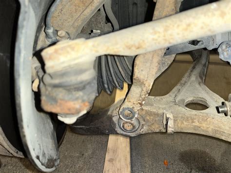 Replacing my lower control arms : r/MechanicAdvice