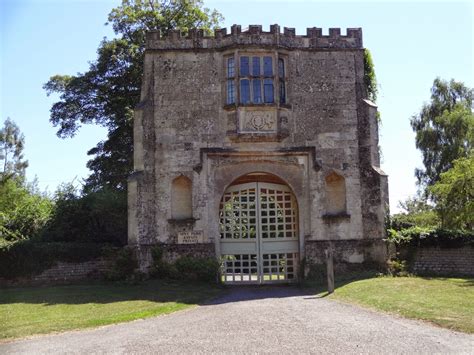 Cubo Et Excubo Spye Arch