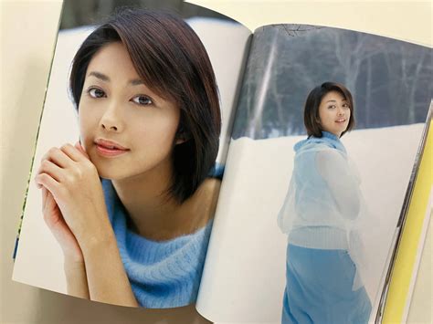 Yahooオークション ワニブックス B5判写真集「吉田恵 Natural」ミ
