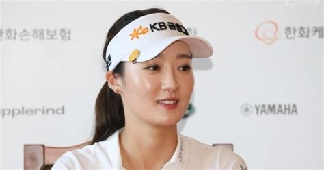 포토 우승 인터뷰하는 오지현