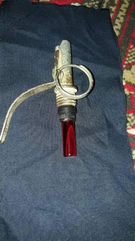 خریدار سیماب سرخ و سفید Facebook