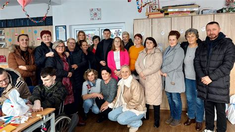 Gradonačelnik Sadmir Džebo Posjetio Ug Futura” I Podijelio Novogodišnje Paketiće Grad