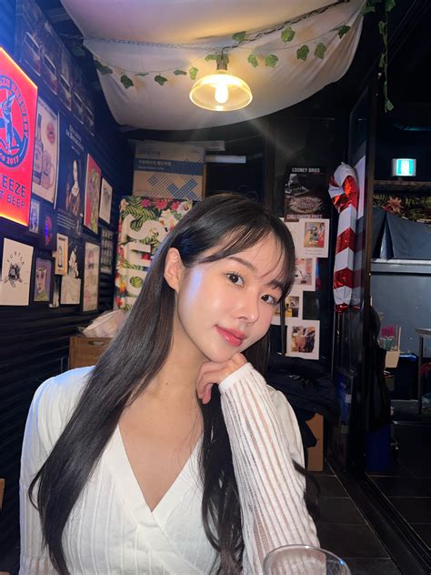 Is My Look Attractive To You F19 R Amihotaf