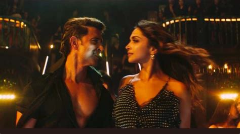 Hrithik Roshan And Deepika Padukones Sizzling Chemistry In Fighter