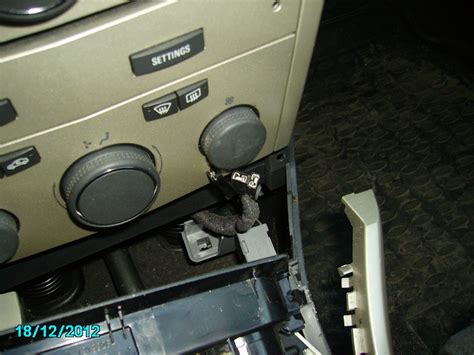 Дополнительная розетка прикуривателя — Opel Astra H, 1,6 л, 2013 года ...