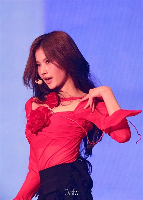 Twice Fans Are Obsessed With Sanas Sexy New Solo Stage Outfit K Luv