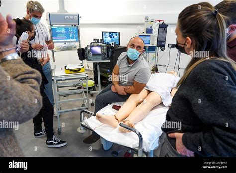 Nurses And Emergency Nurses Undergo Training At School Of Medicine On Emergency Procedures And