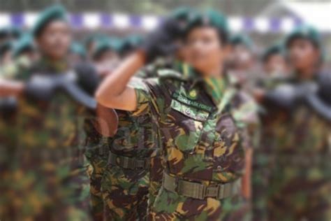 Stf ලොක්කියක් පිරිමි වෙස්ගෙන රාත්‍රී කාලයේ නවක නිලධාරිනියන්ට කරපු දේ මාට්ටු වෙයි ගගන