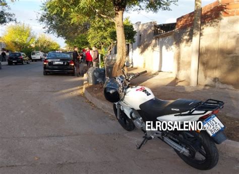 Una Motociclista Sufrió Heridas Al Chocar Con Un Auto El Rosalenio