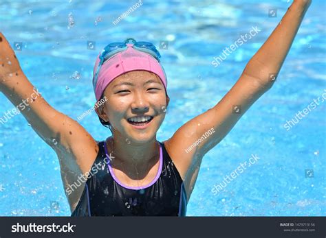 Japanese Girl Enjoys Swimming Pool写真素材1479713156 Shutterstock