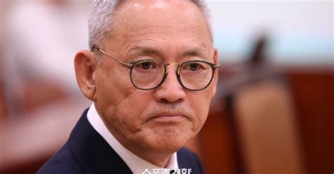 유인촌 ‘찍지마 Xx 욕설은 가짜뉴스···내 발언 아냐”