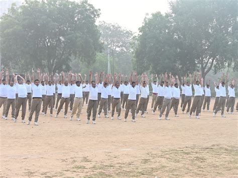 Sp Inspected The Police Line In Chitrakoot चित्रकूट में एसपी ने