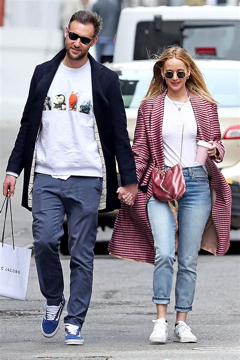 How Jennifer Lawrence Styles Boyfriend Jeans Who What Wear