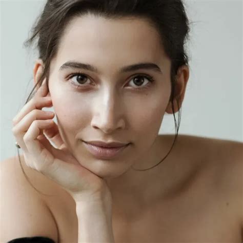 Profilio Sarah Salloum