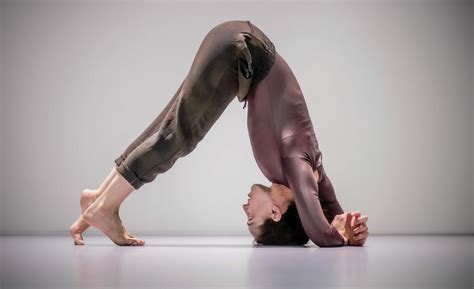 Monument Adi Amit It Means No Worries Conny Janssen Danst