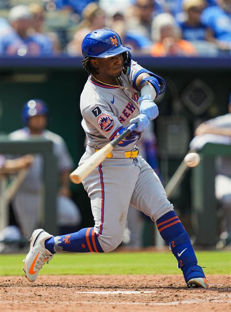 White Sox Trade Luis Robert Jr To Mets Mlb Trade Rumors