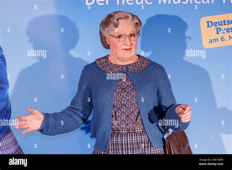 24 03 2025 Düsseldorf Vorstellung Des Neuen Long Run Musicals Mrs
