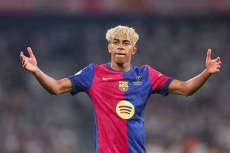 لامين يامال يواصل التدريبات منفردًا بوابة الأهرام