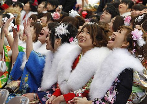 Japon Genç Kızların 20 Yaş çılgınlığı