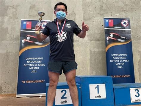 Docente De Santo Tomás Rancagua Triunfa En El Tenis De Mesa