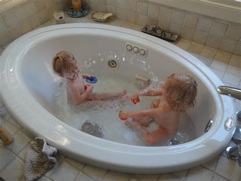 Little Hittle Girl Cousin Bath Time